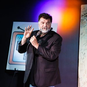 GIGGLES COMEDY CLUB - 16 Photos & 37 Reviews - 517 Broadway, Saugus ...