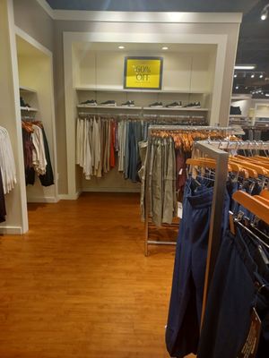 BANANA REPUBLIC FACTORY STORE - Updated October 2025 - 41 Photos & 43 ...