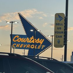 COURTESY CHEVROLET - 188 Photos & 821 Reviews - 1233 E Camelback Rd ...