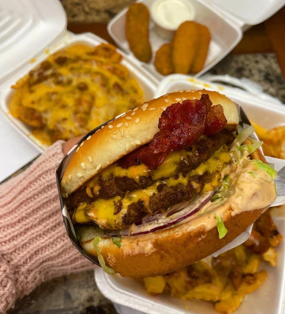 CALIFORNIA BURGER - 87 Photos & 63 Reviews - 6020 E 82nd St ...