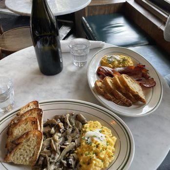 MILOU - Updated December 2025 - 139 Photos & 49 Reviews - 1375 Dundas ...