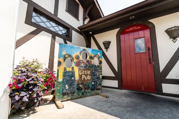 LITTLE PUB GREENWICH - 237 Photos & 232 Reviews - 531 E Putnam Ave, Cos ...