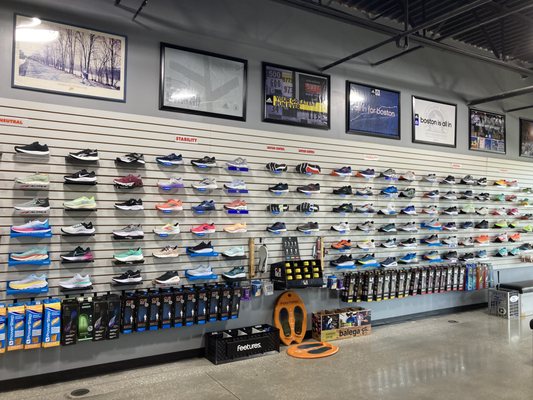 RUNNING CENTER - Updated December 2025 - 16 Photos & 31 Reviews - 14427 ...