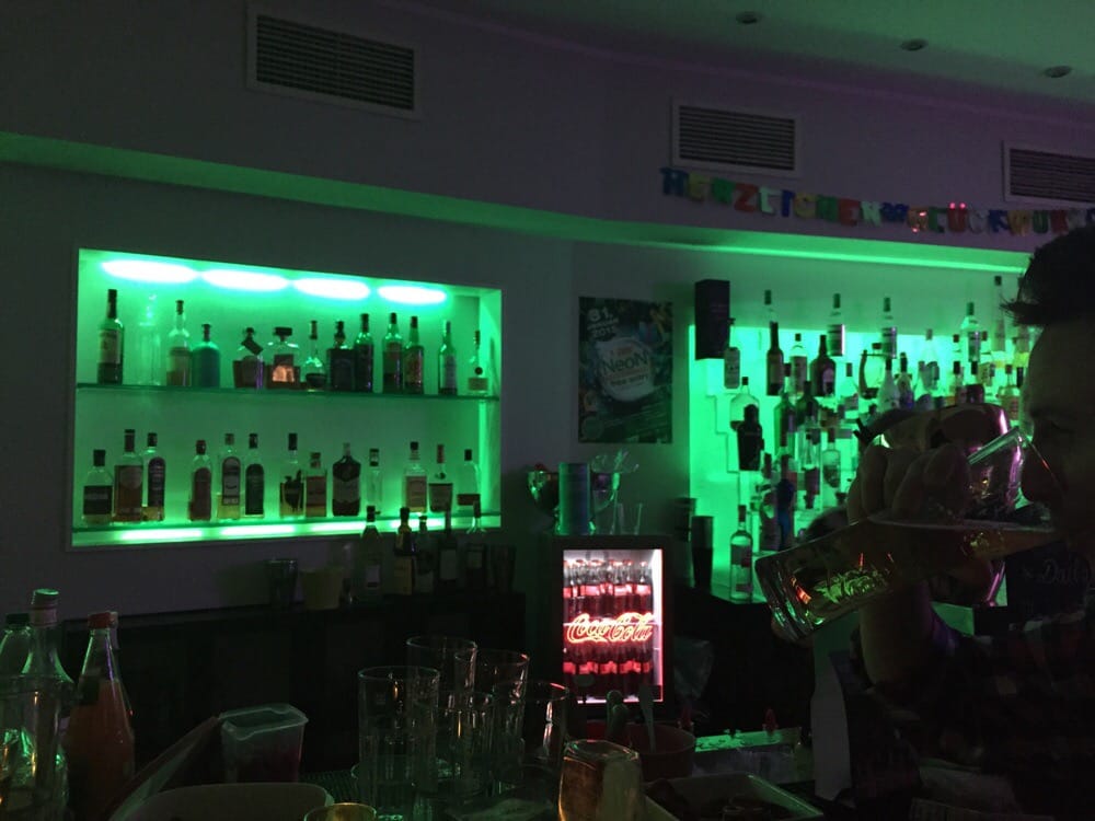 NEON - Updated September 2024 - Salzmarkt 6, Essen, Nordrhein-Westfalen ...