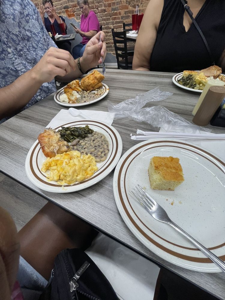 BRANDO’S STEAKHOUSE & BUFFET - 226 E Railroad Ave, Crystal Springs ...