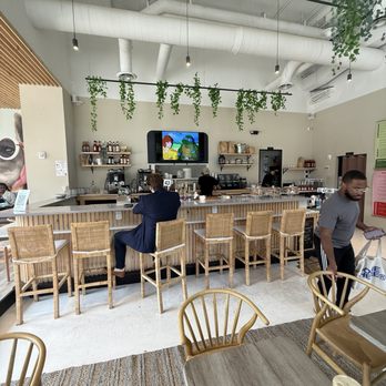 LLAMABAR - Updated December 2025 - 107 Photos & 49 Reviews - 1 M St SE ...