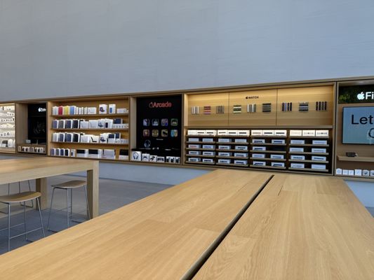 APPLE DOWNTOWN NASHVILLE - Updated December 2025 - 34 Photos & 23 ...