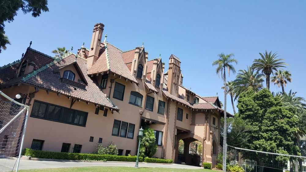 DOHENY MANSION - Updated December 2025 - 11 Reviews - 10 Chester Pl ...