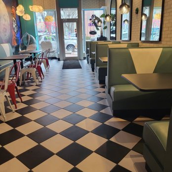 CHUBBIES DINER - Updated January 2026 - 28 Photos & 34 Reviews - 118 E ...