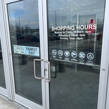 TANGER OUTLETS COOKSTOWN - Updated December 2025 - 94 Photos & 41 ...