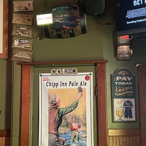THE CHIPP INN - 45 Photos & 124 Reviews - 832 N Greenview Ave, Chicago ...