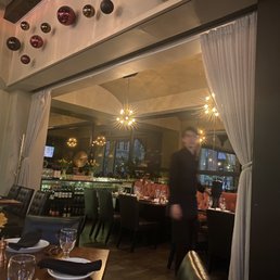 FIN POINT OYSTER BAR & GRILL - Updated December 2025 - 846 Photos & 611 ...