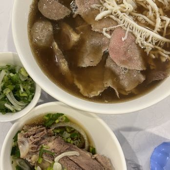 PHO QUEEN - Updated May 2024 - 91 Photos & 94 Reviews - 1807 Santa Rita ...