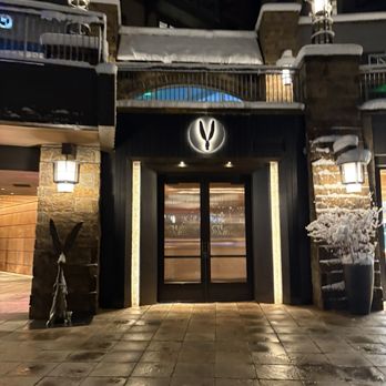 CHASING RABBITS - Updated December 2025 - 254 Photos & 90 Reviews - 141 ...