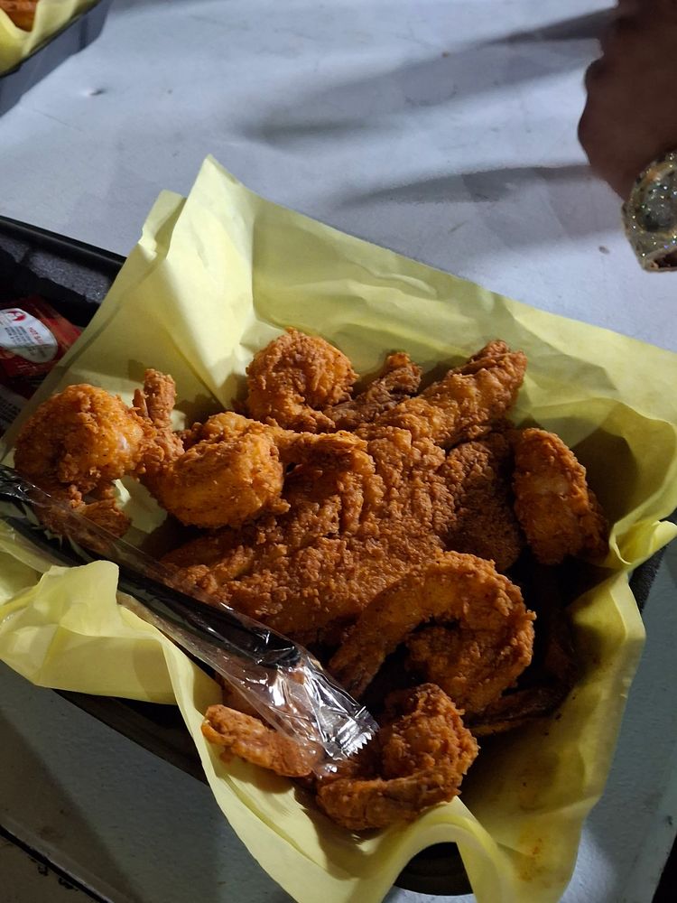 CHAMPS WINGS & THINGS - Updated October 2025 - 25 Photos & 26 Reviews ...