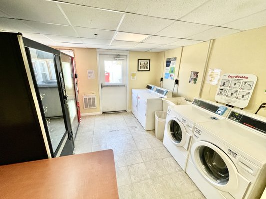 THE CONDOS AT THE HANSCOM - Updated December 2025 - 11 Photos - 805 E ...