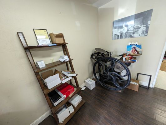 LIGHTNING PRESS - Updated September 2024 - 59 Photos & 155 Reviews ...