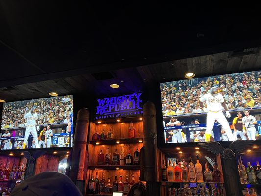 WHISKEY REPUBLIC - 19 Photos & 31 Reviews - 101 E Redlands Blvd ...