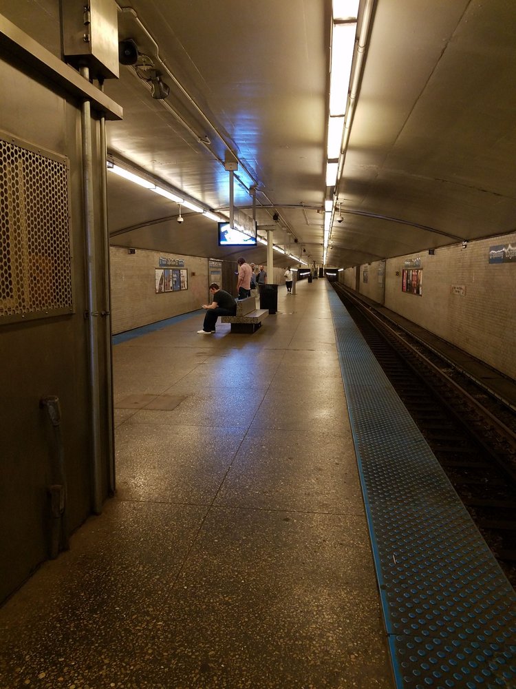 CTA - LOGAN SQUARE - 53 Photos & 20 Reviews - Train Stations - Corner ...
