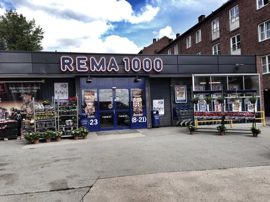 REMA 1000 - Updated January 2025 - Rolf E Stenersens Allè 26, Oslo ...