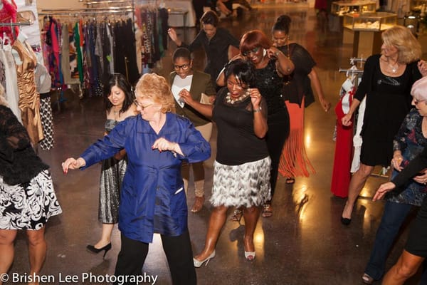 THE VAULT LUXURY RESALE with 38 Reviews & 54 Photos - 2325 S Brentwood ...