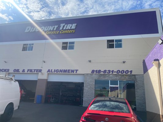 DISCOUNT TIRE & SERVICE CENTERS - Updated December 2025 - 29 Photos ...