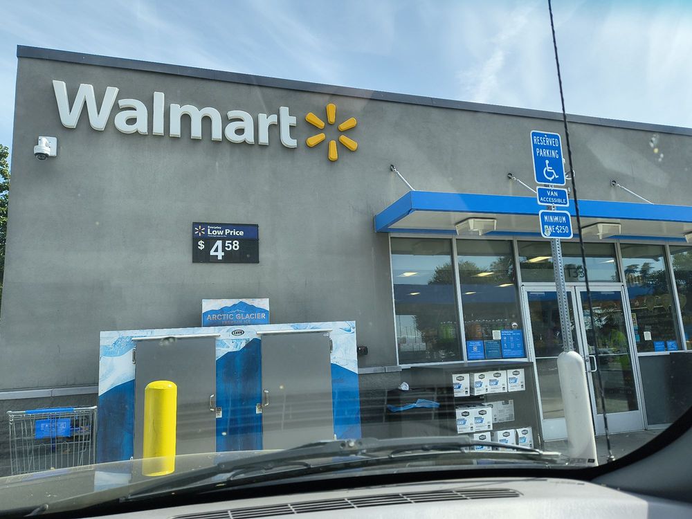 WALMART FUEL STATION - Updated October 2025 - 1133 N Beale Rd ...