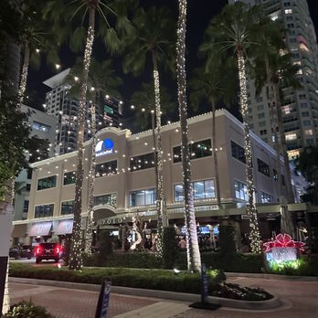 YOLO - Updated October 2024 - 2285 Photos & 1720 Reviews - 333 E Las ...