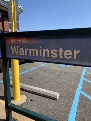 WARMINSTER TRAIN STATION - Updated December 2024 - 13 Photos ...