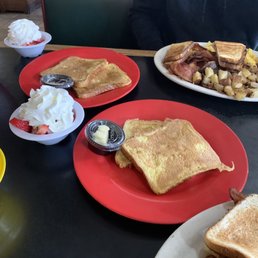 THREAD CITY DINER - Updated January 2026 - 45 Photos & 84 Reviews - 931 ...