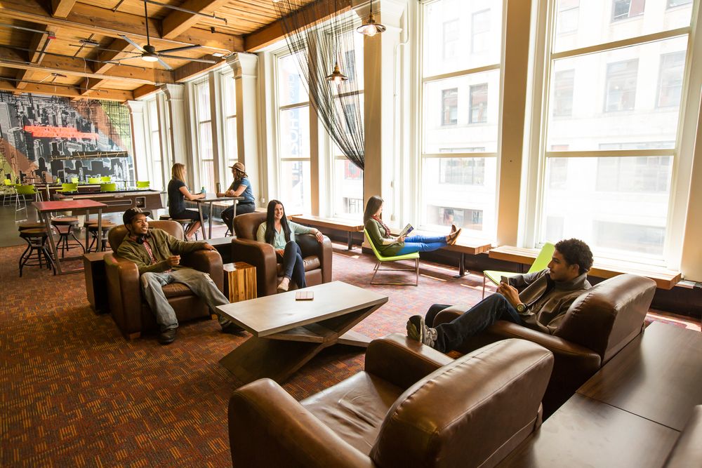 HI CHICAGO, THE J. IRA AND NICKI HARRIS FAMILY HOSTEL - Updated October ...