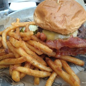 HOPCAT - 799 Photos & 774 Reviews - Beer Bar - 4265 Woodward Ave ...