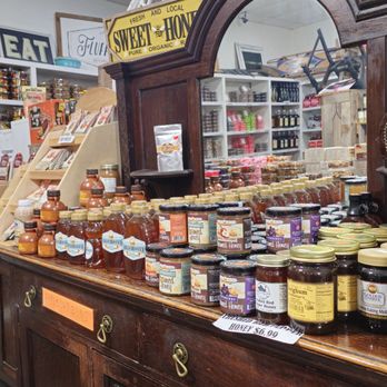 AMISH COUNTRY STORE & RESTAURANT - Updated December 2025 - 125 Photos ...