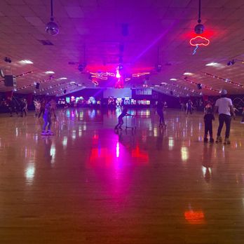 PINS AND WHEELS - Updated July 2025 - 164 Photos & 263 Reviews - 8822 ...