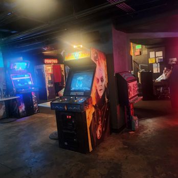 QUARTERS ARCADE BAR - Updated December 2025 - 107 Photos & 135 Reviews ...