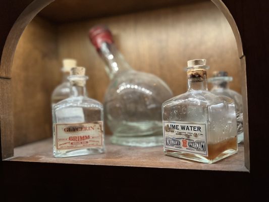 THE WHITE RABBIT BAR - 450 Photos & 342 Reviews - 207 N Gilbert Rd ...