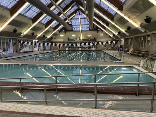 LYNNWOOD RECREATION CENTER - 27 Photos & 108 Reviews - 18900 44th Ave W ...