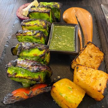 FOUR MONKEYS - Updated May 2024 - 159 Photos & 76 Reviews - 83 Summit ...