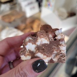 HELFER’S PASTRIES & DELI CAFE - Updated December 2025 - 68 Photos & 70 ...