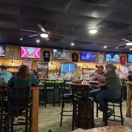 KELLY’S HALF SHELL PUB - Updated February 2025 - 292 Photos & 300 ...