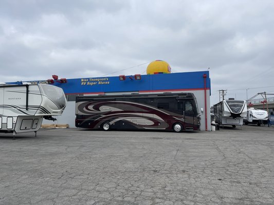 MIKE THOMPSON’S RV SUPER STORE - Updated October 2025 - 215 Photos ...