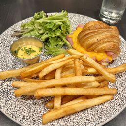 BAR REVERIE - Updated July 2024 - 37 Photos & 36 Reviews - 4017 Kennett ...