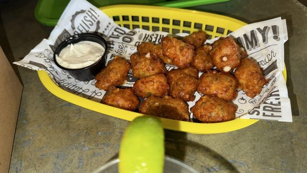 FOX DEN - Updated January 2026 - 38 Photos & 22 Reviews - 616 W ...