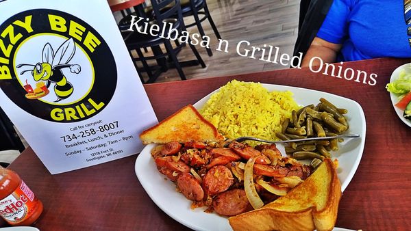 BIZZY BEE GRILL - Updated December 2025 - 148 Photos & 71 Reviews ...