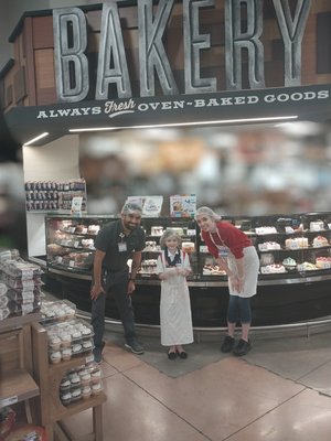 H-E-B - Updated December 2025 - 27 Photos & 24 Reviews - 403 S Colorado ...