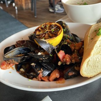 THE SURLY MERMAID - Updated January 2025 - 76 Photos & 98 Reviews ...