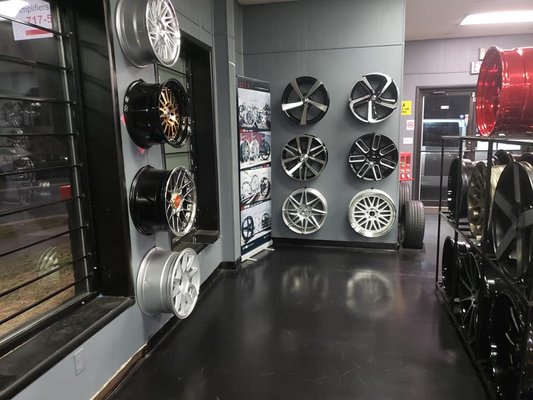 AZ ELECTRONICS - Updated July 2025 - 35 Photos - 2515 Paxton St ...