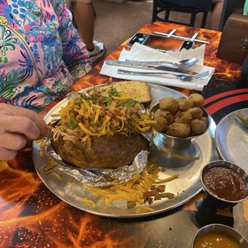 MAGNOLIA PIT - Updated July 2025 - 30 Photos & 28 Reviews - 729 Jordan ...