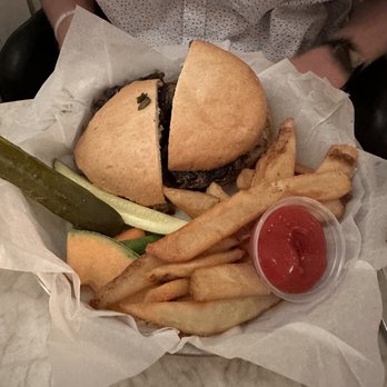 ELSA’S ON THE PARK - Updated December 2024 - 298 Photos & 435 Reviews ...