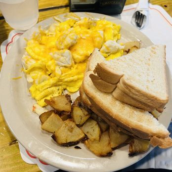 CRABCAKE FACTORY USA - Updated June 2025 - 651 Photos & 708 Reviews ...